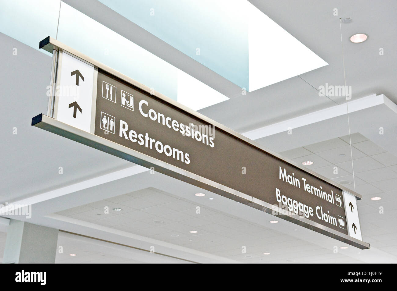 Airport sign arrows hi-res stock photography and images - Alamy