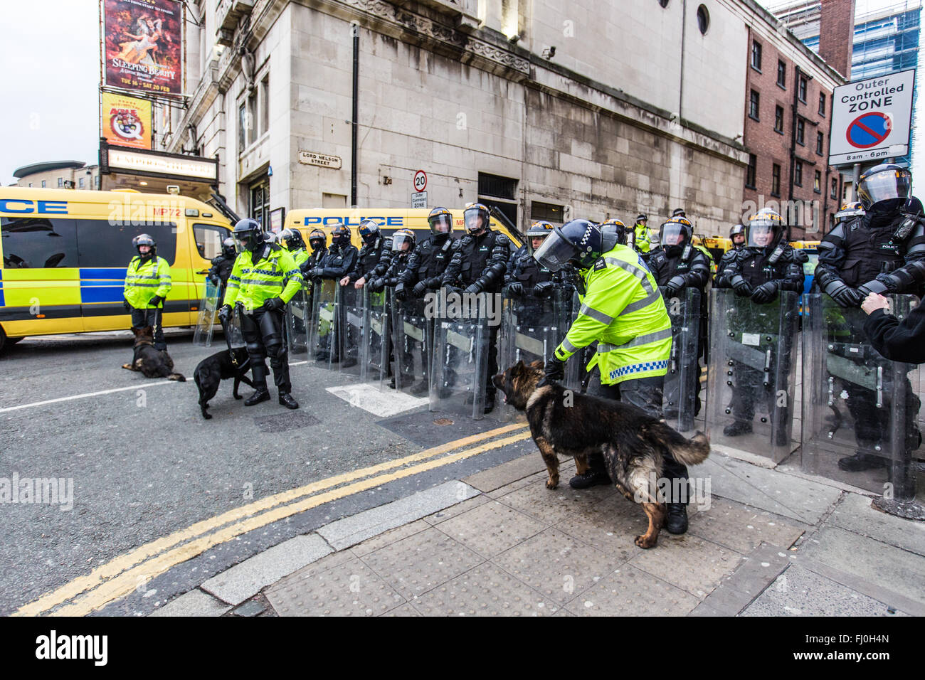 Liverpool, UK. 27th Feb, 2016. Riot Police kept far right group, North ...