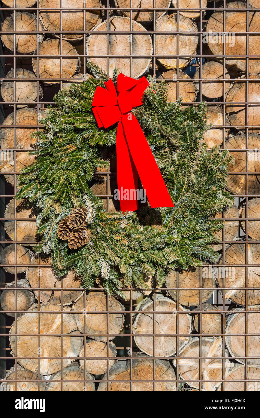 Hanging boughs hi-res stock photography and images - Alamy