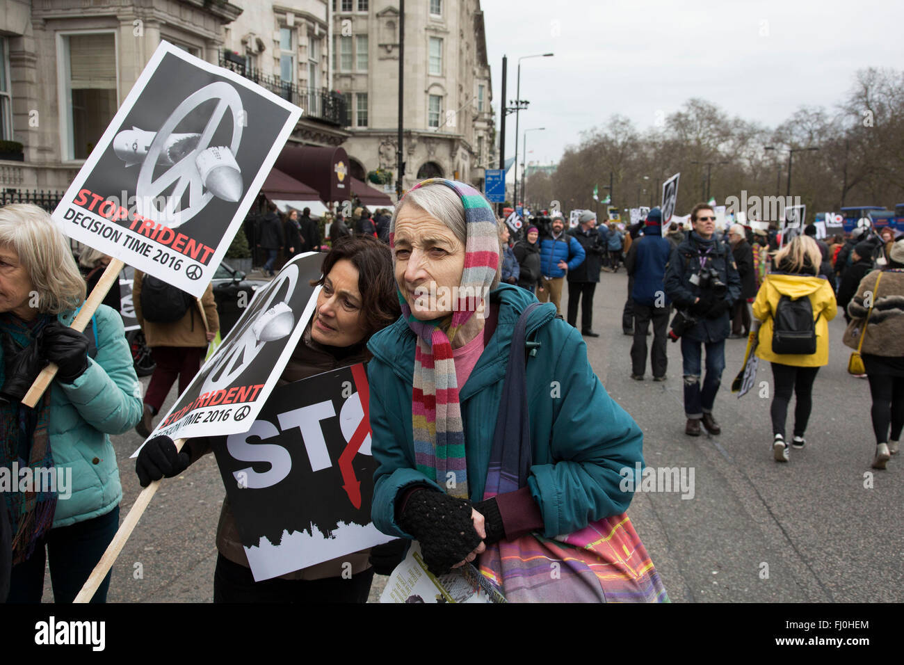 Nuclear age protest hi-res stock photography and images - Alamy