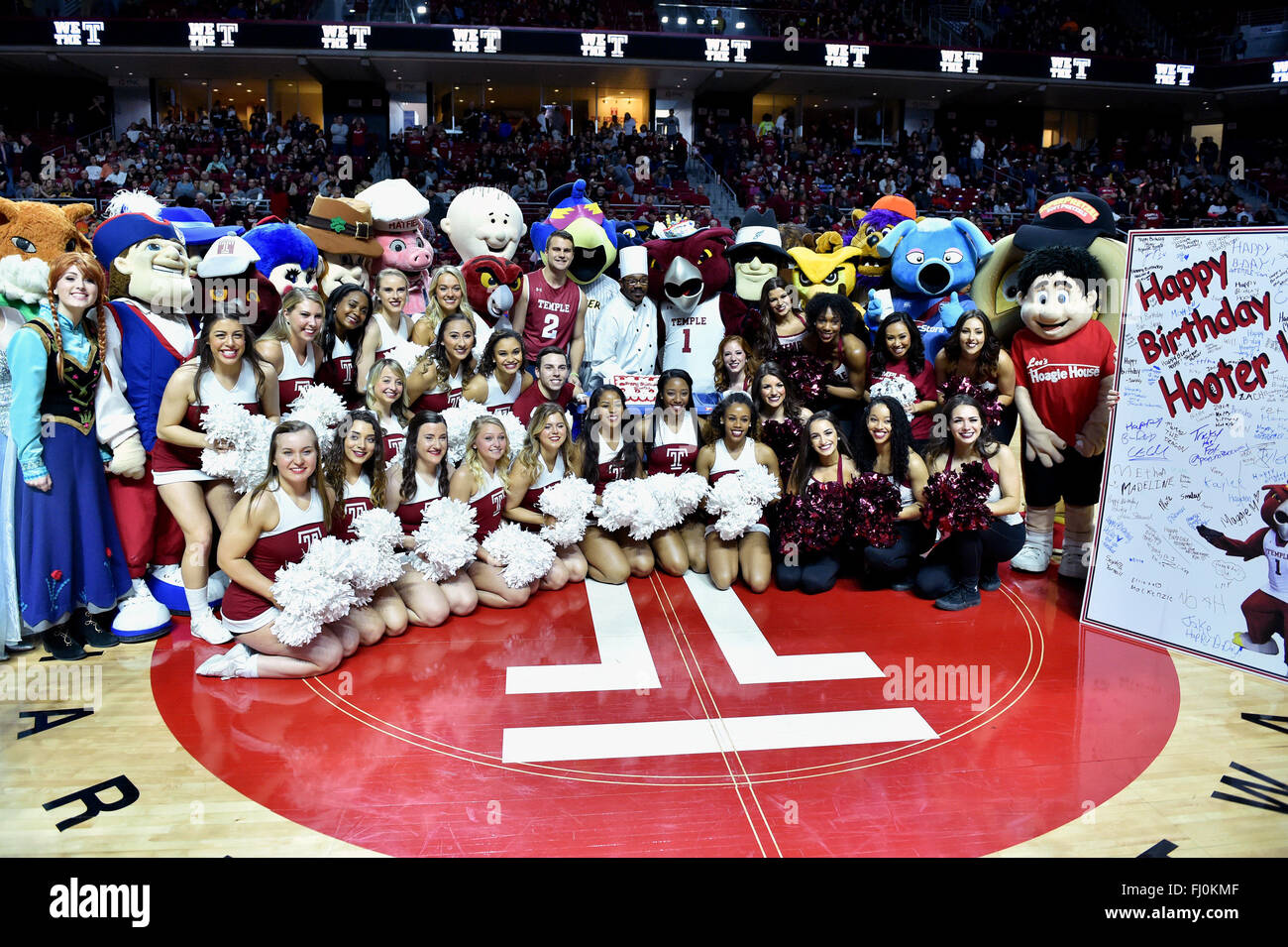Philadelphia, Pennsylvania, USA. 27th Feb, 2016. Temple Owls mascot ...