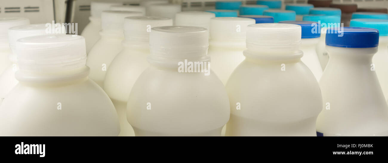 Milk on store shelf hi-res stock photography and images - Alamy
