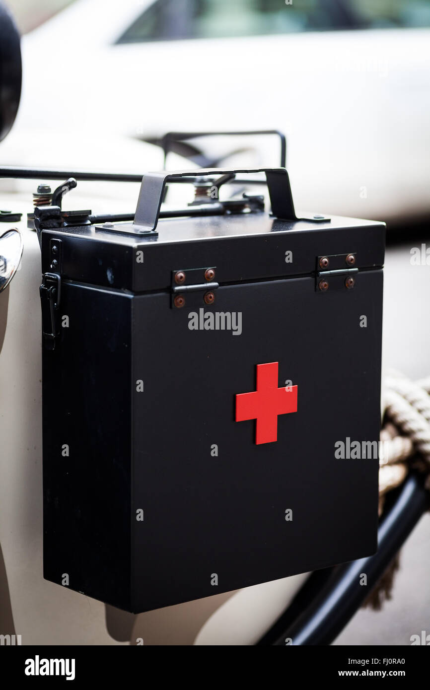 Vintage first aid kit hi-res stock photography and images - Alamy