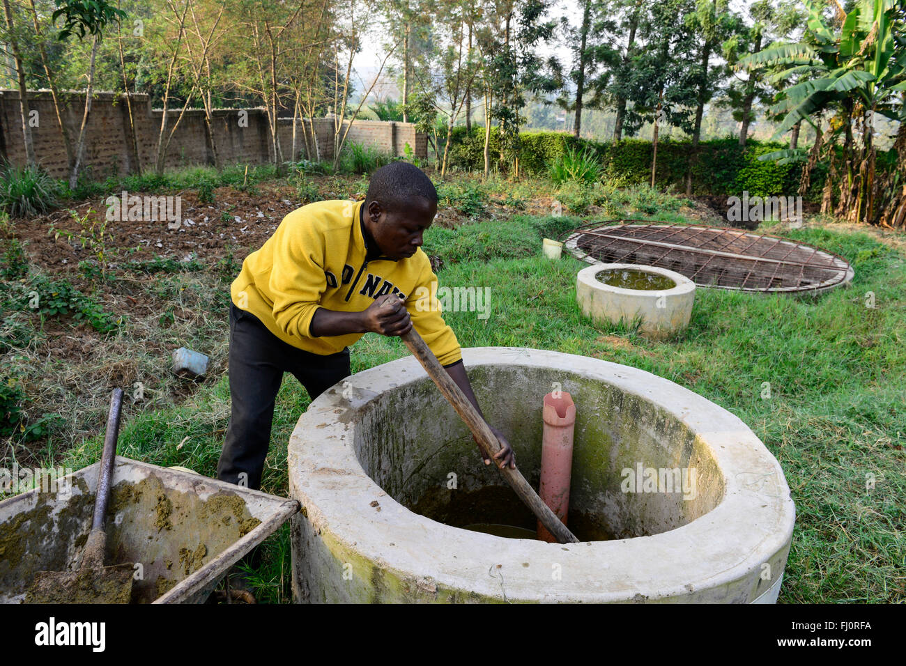 Biogas afrika hi-res stock photography and images - Alamy