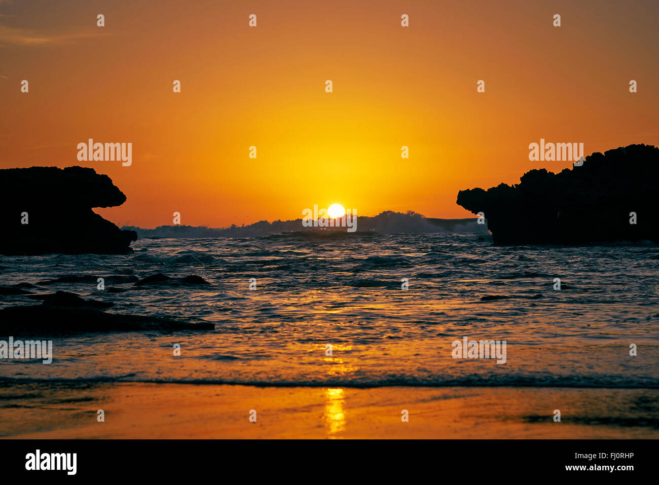 Gap between rocks hi-res stock photography and images - Alamy