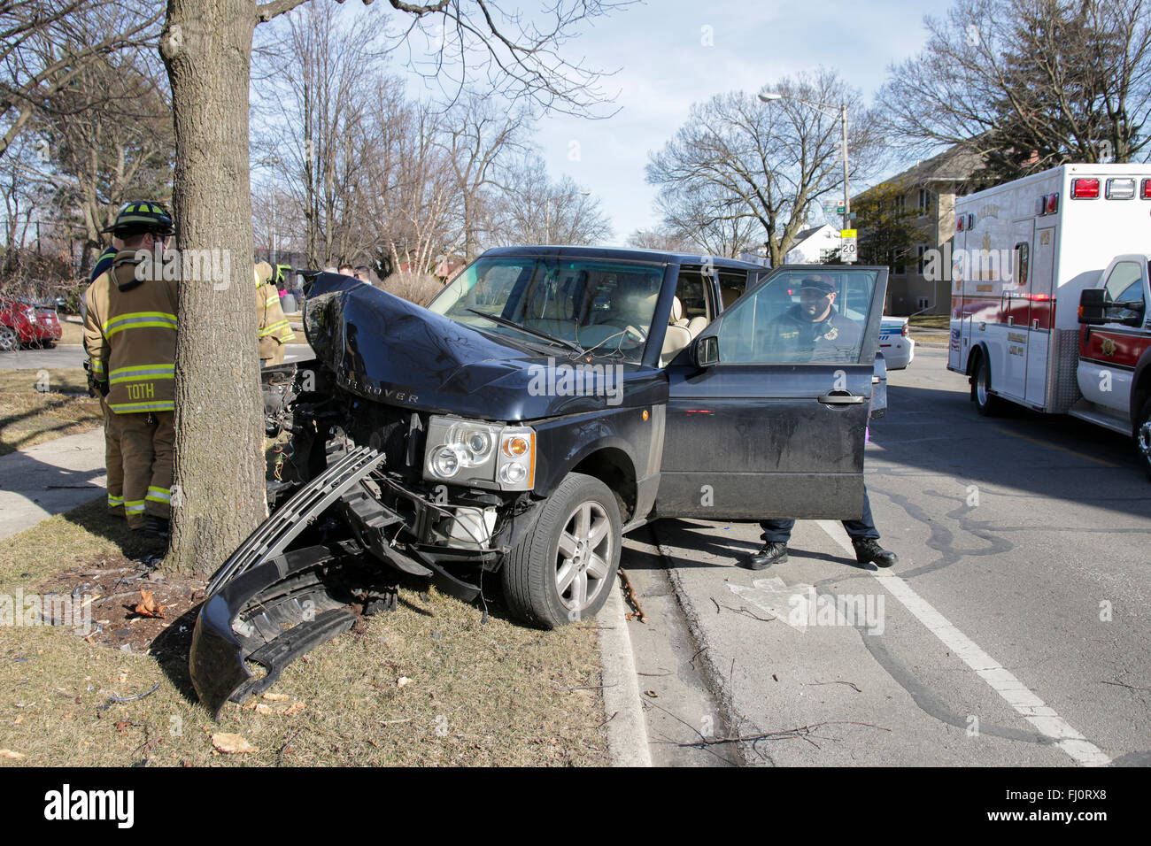 Car crumple zones hi-res stock photography and images - Alamy