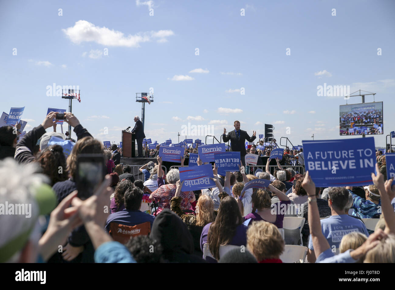 Candidate signs 2016 texas hi-res stock photography and images - Alamy
