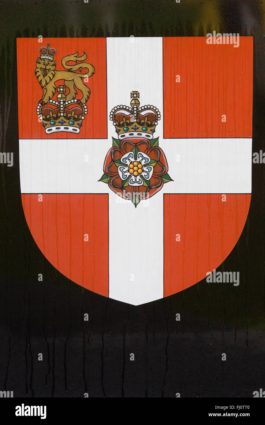 St george shield of remembrance hi-res stock photography and images - Alamy