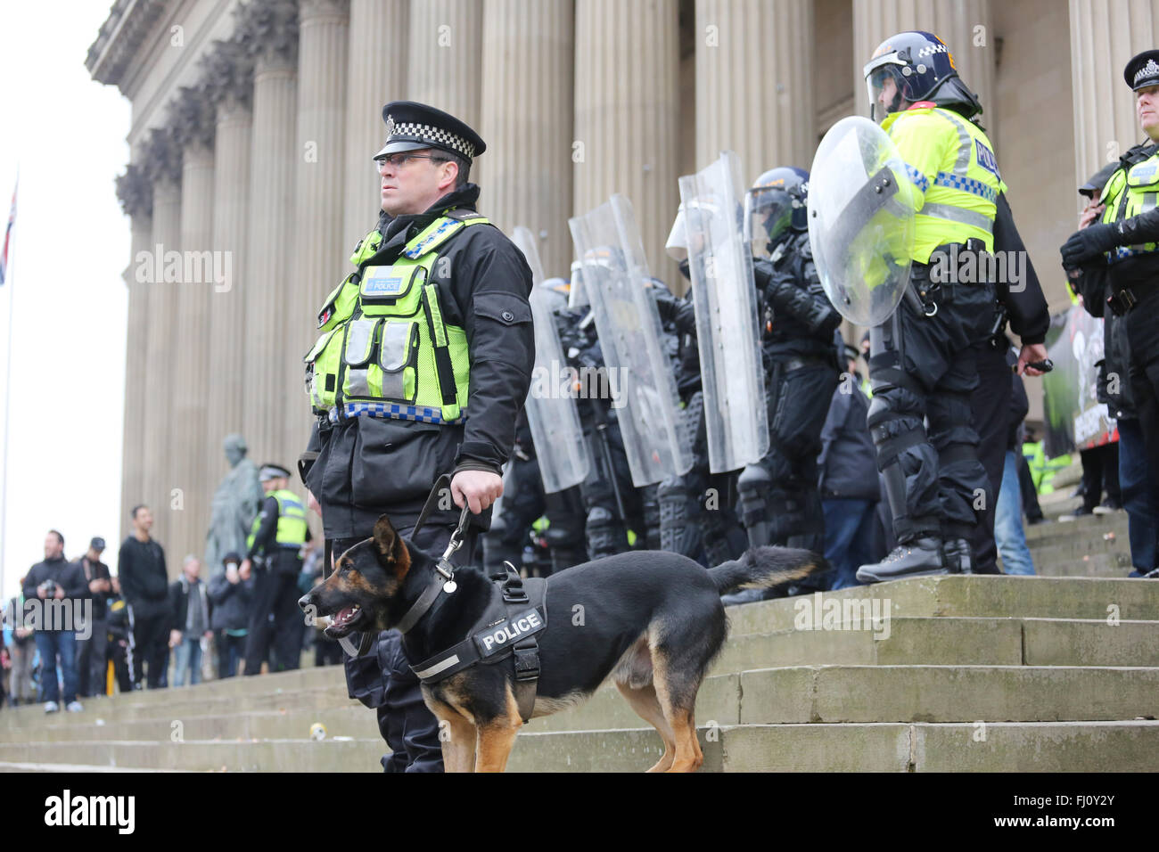 Riot policeman with dog police hi-res stock photography and images - Alamy