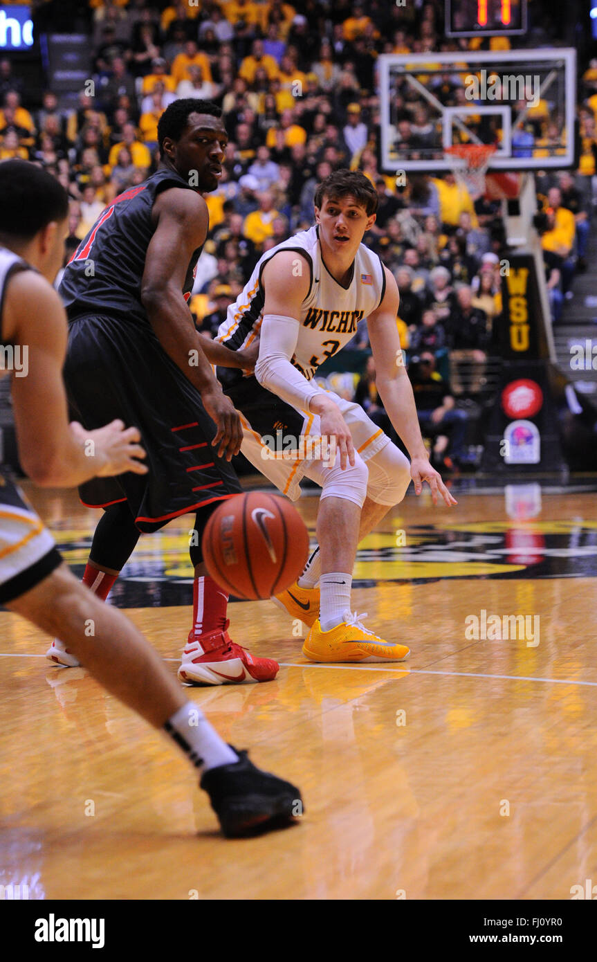 Wichita, Kansas, USA. 27th Feb, 2016. Wichita State Shockers guard Evan ...
