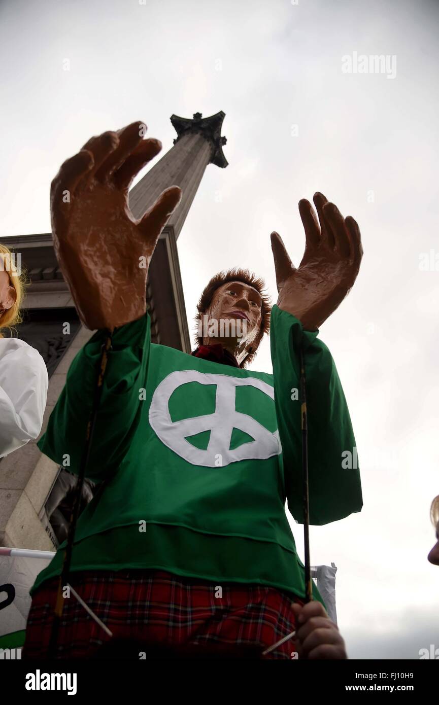 London cnd banner hi-res stock photography and images - Alamy