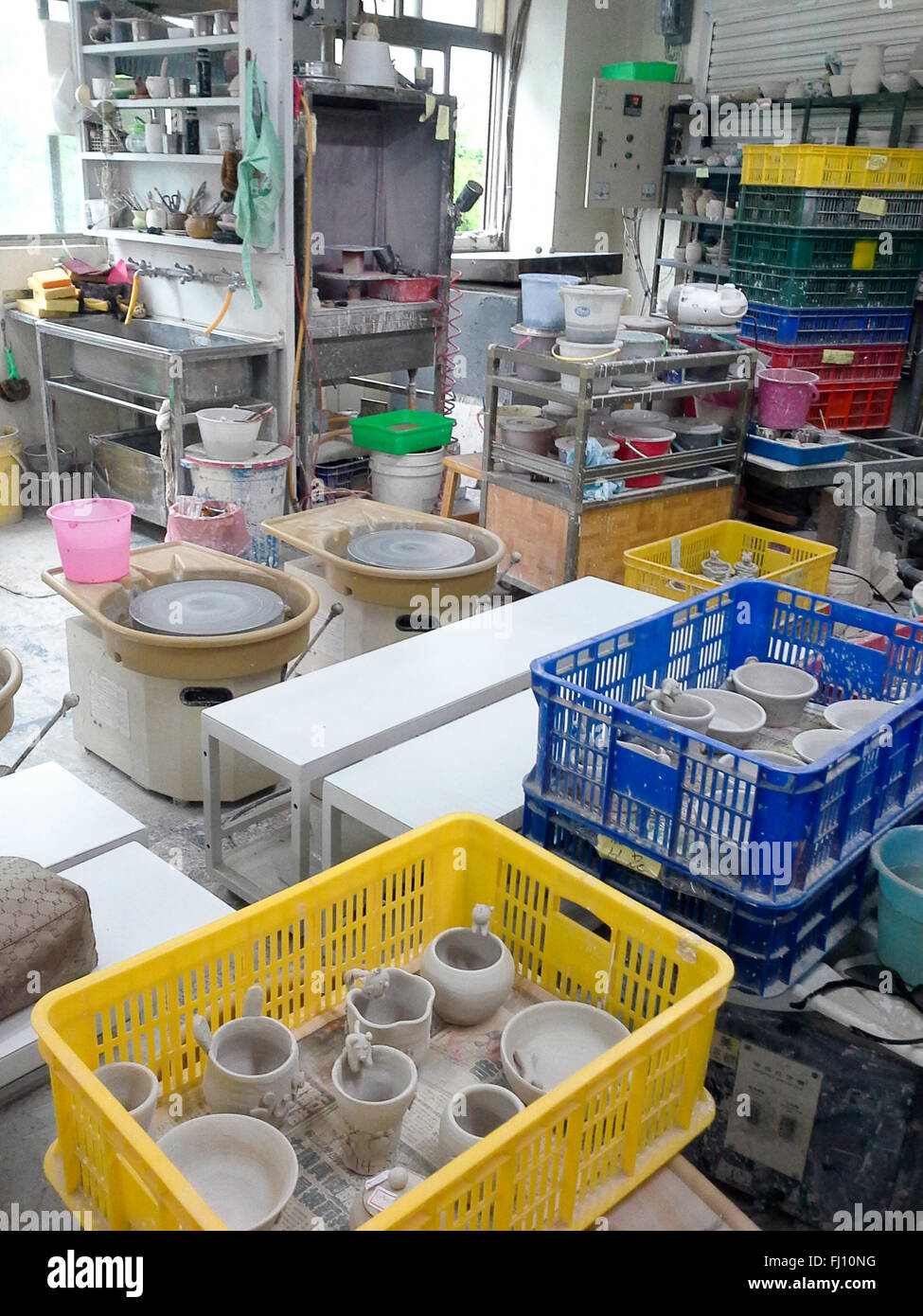 Messy shop hi-res stock photography and images - Alamy