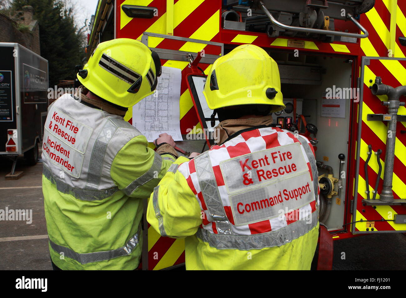 Sevenoaks, Kent, UK. 26th Feb, 2016. Five fire engines, around 25 ...