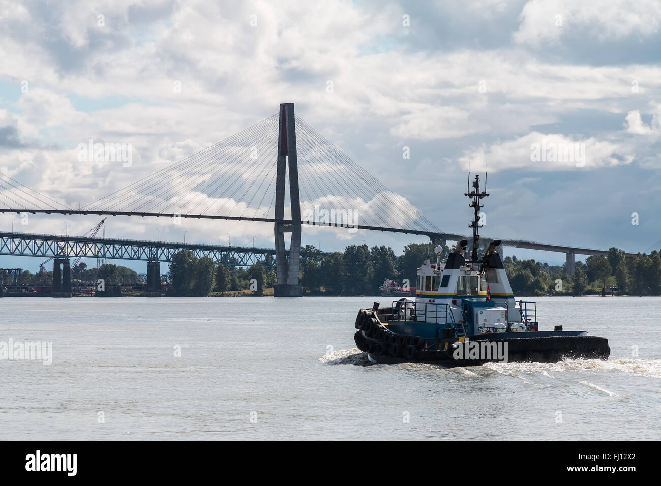 Tugboat bridge hi-res stock photography and images - Alamy