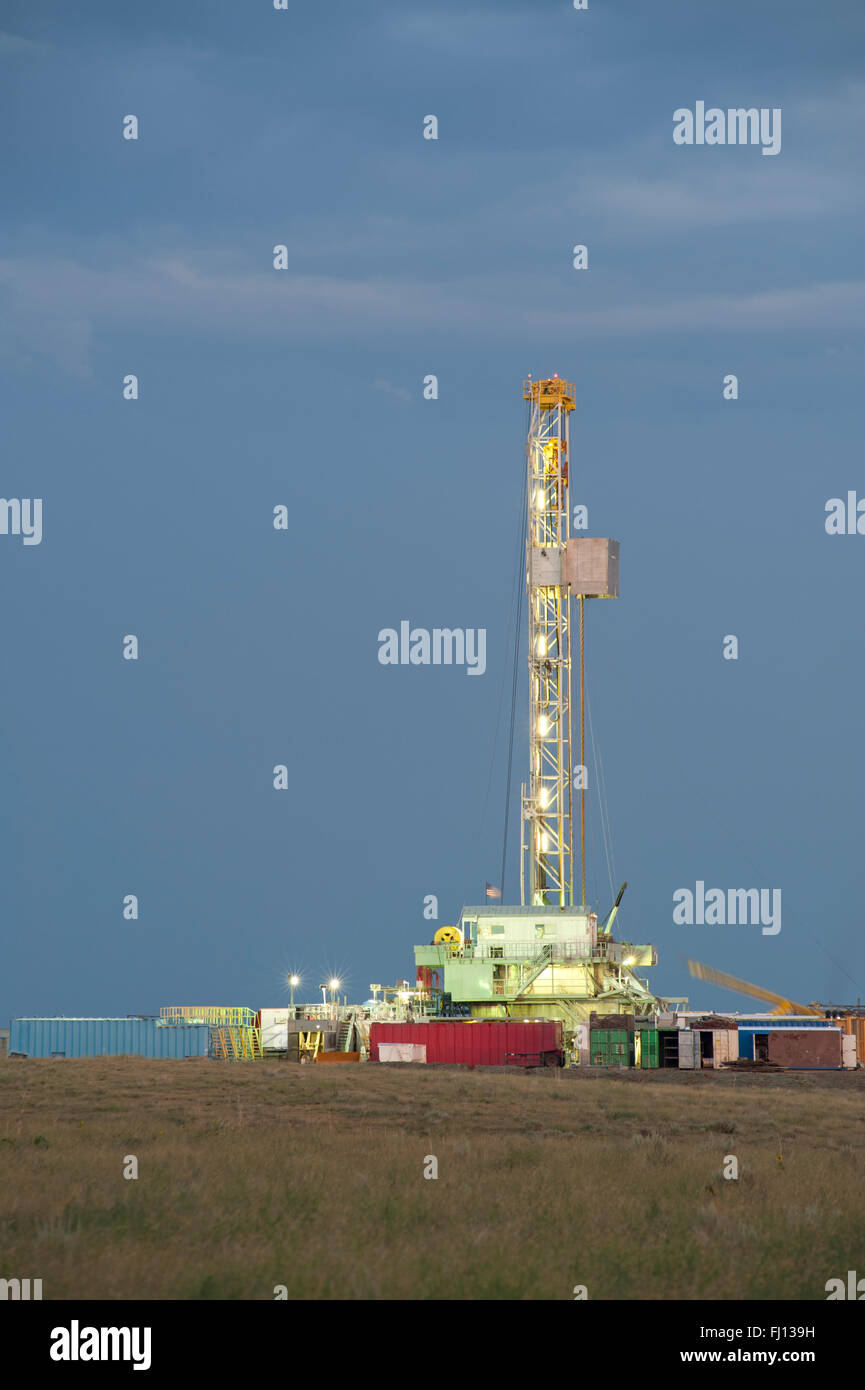 Shale gas drilling equipment hi-res stock photography and images - Alamy