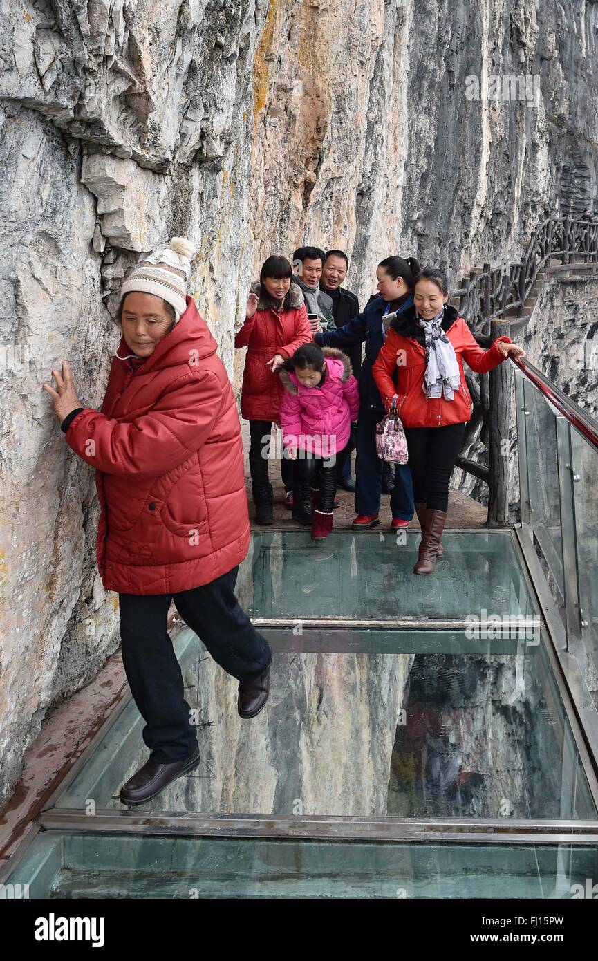 Glass bottom skywalk hi-res stock photography and images - Alamy