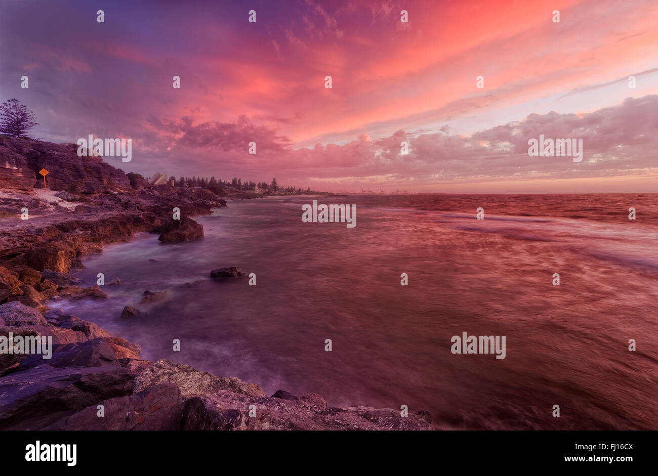 Dangerous rocks hi-res stock photography and images - Alamy