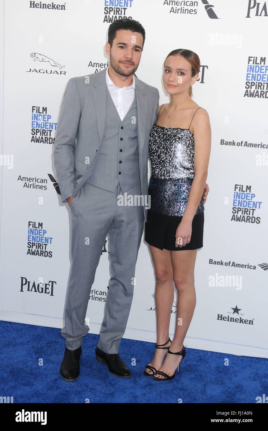Christopher abbott and olivia cooke hi-res stock photography and images ...
