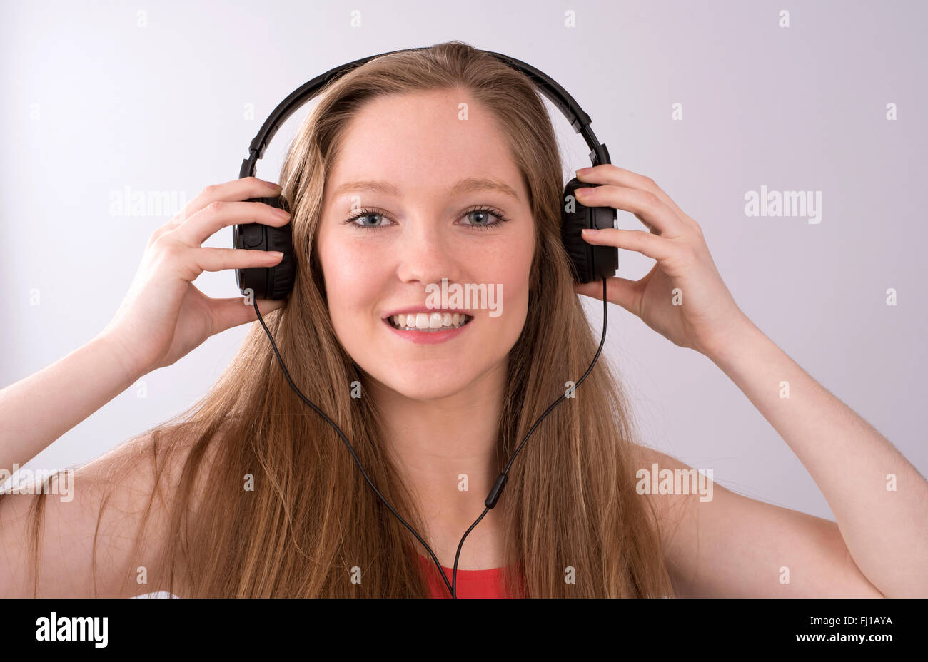 Music headphones teenager hi-res stock photography and images - Alamy