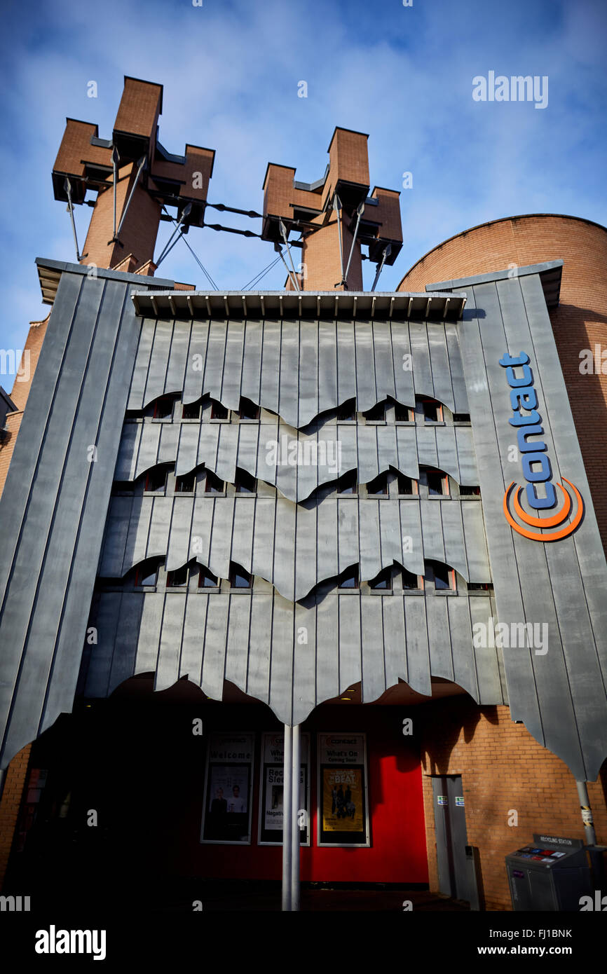 Manchester town centre young people hi-res stock photography and images ...