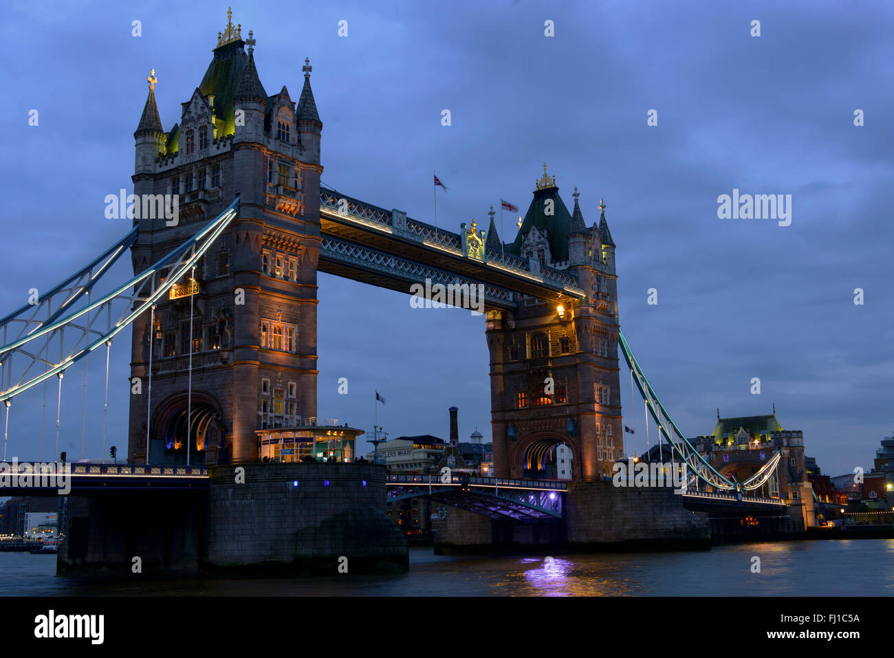 Tower of London, Tower Bridge at night Stock Photo - Alamy