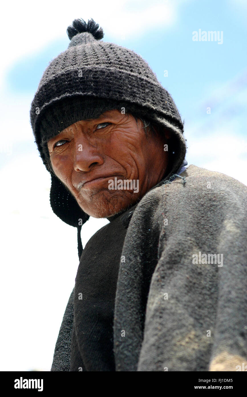 Portrait of Bolivian man in La Paz Bolivia Stock Photo - Alamy