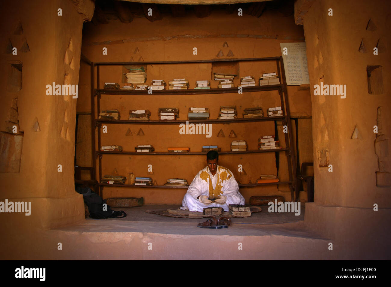 Moulay Chérif library in Chinguetti - Mauritania Stock Photo - Alamy