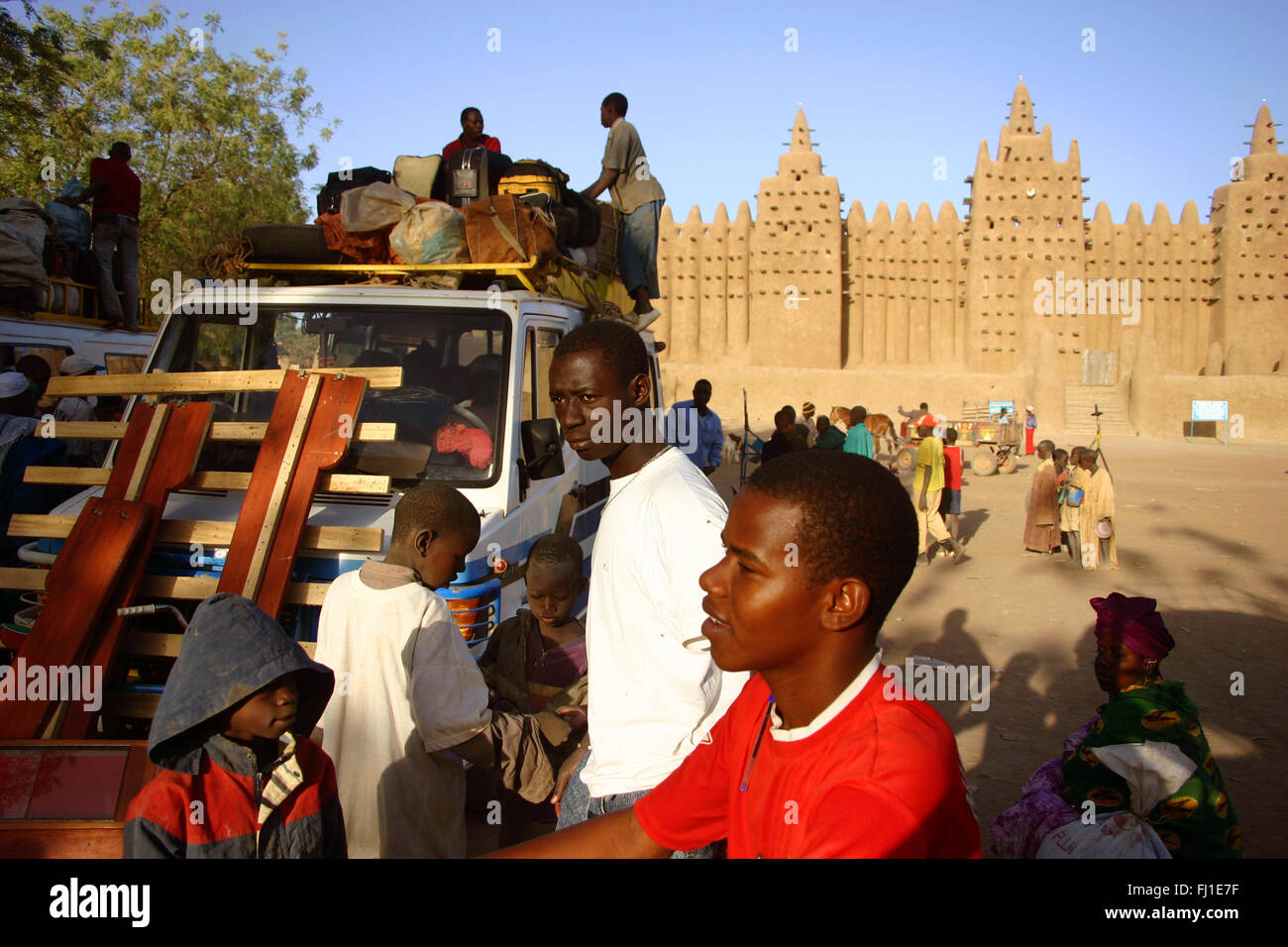 Mali mosque prayer hi-res stock photography and images - Alamy