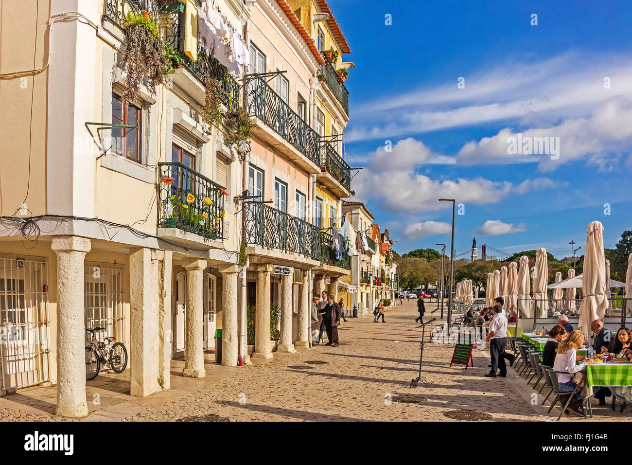 Lisbon street scene hi-res stock photography and images - Alamy