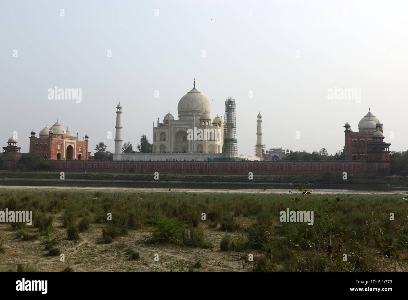 Back side taj mahal hi-res stock photography and images - Alamy