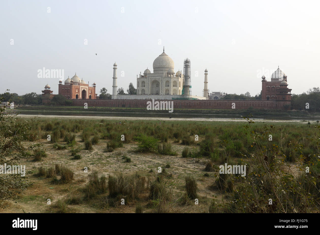 Taj mahal back side hi-res stock photography and images - Alamy