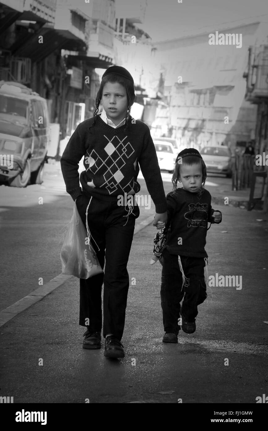 Mea shea’rim jerusalem Black and White Stock Photos & Images - Alamy