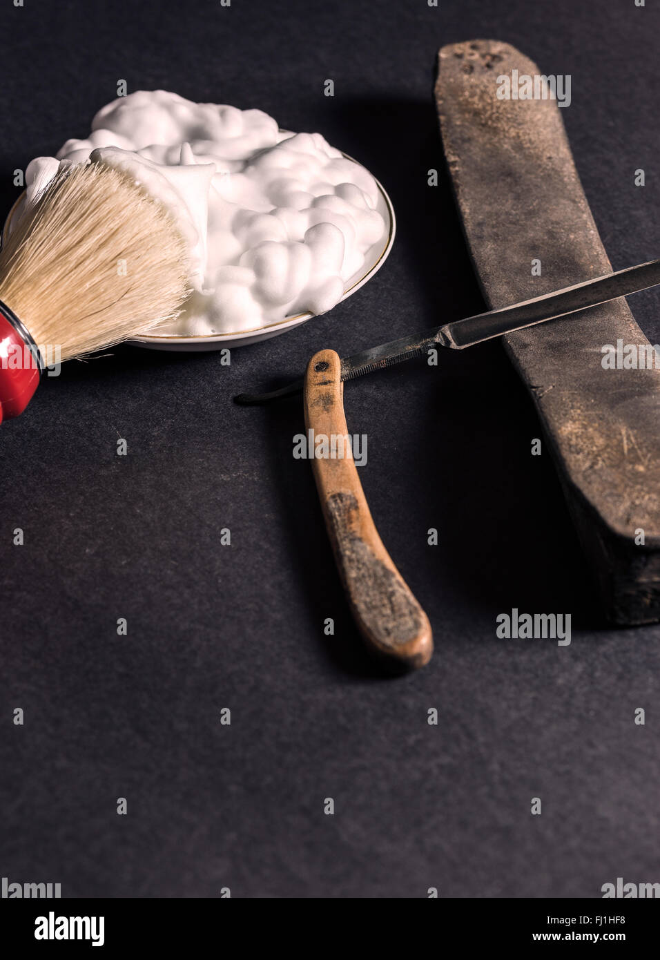 Vintage razor blade shaving hi-res stock photography and images - Alamy