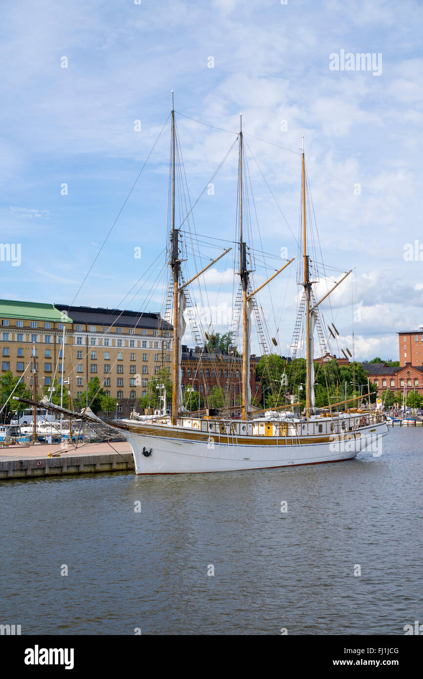 Linden Sailing Ship Stock Photo - Alamy