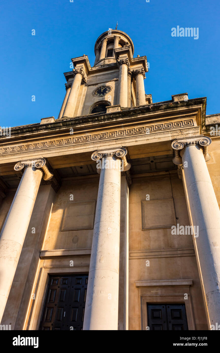 Holy trinity one marylebone hi-res stock photography and images - Alamy