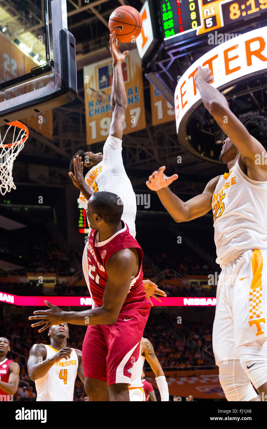 February 27, 2016: Kyle Alexander #11 of the Tennessee Volunteers ...