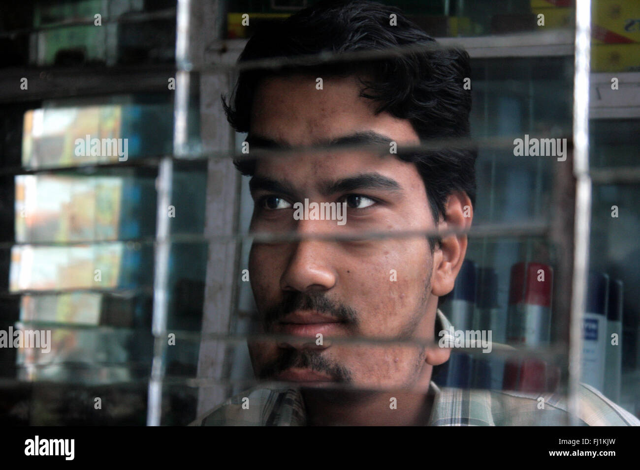 Symmetrical face hi-res stock photography and images - Alamy