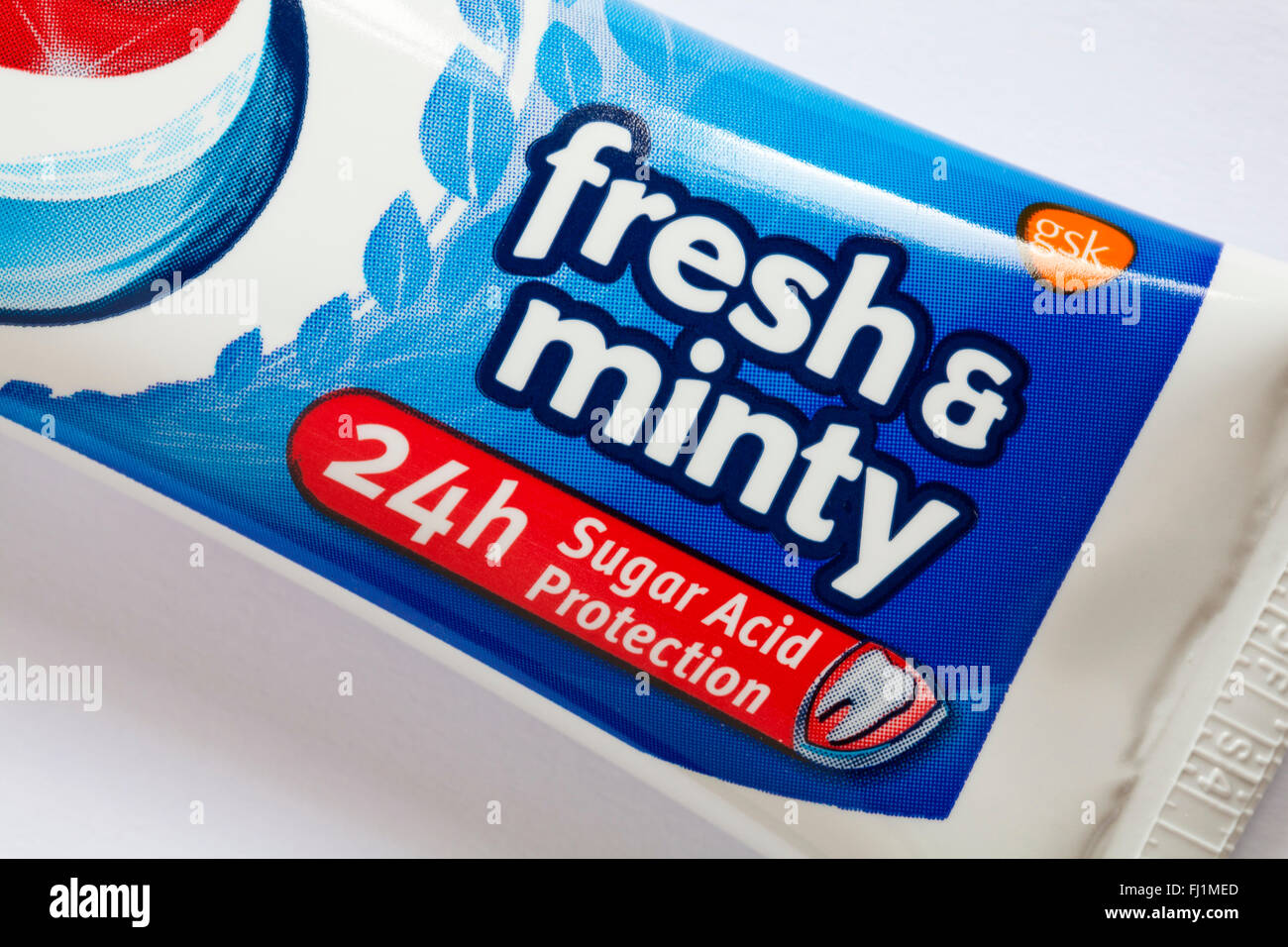 Aqua fresh toothpaste hi-res stock photography and images - Alamy