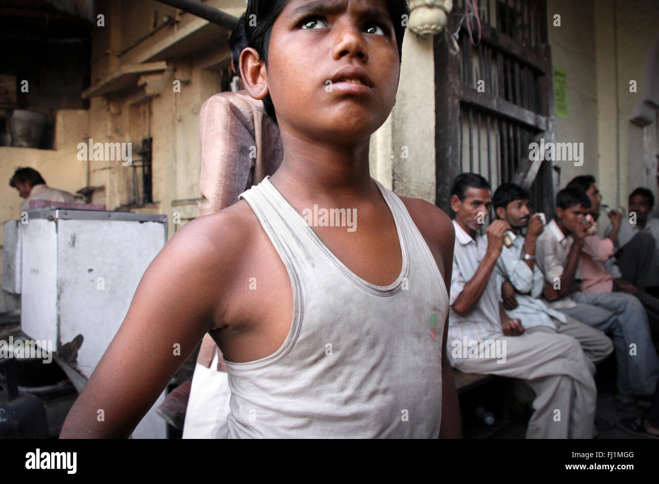 Indian child labour hi-res stock photography and images - Alamy