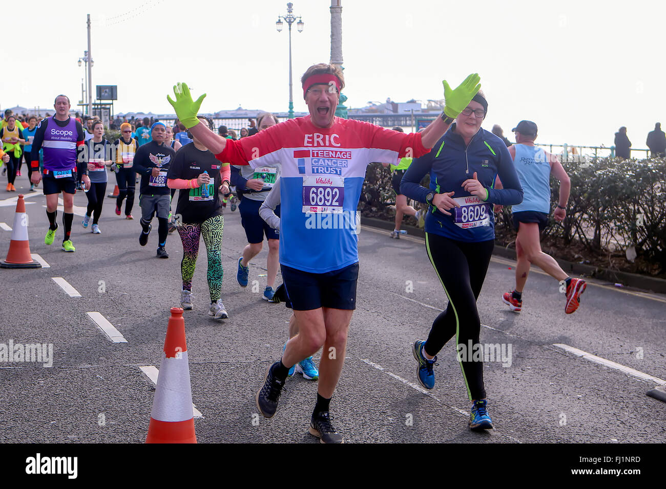 Running along brighton seafront hi-res stock photography and images - Alamy
