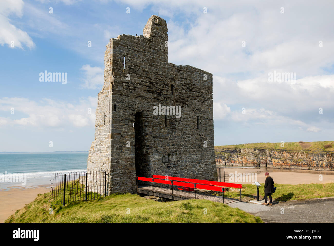 14th Century Castle Ireland High Resolution Stock Photography and ...