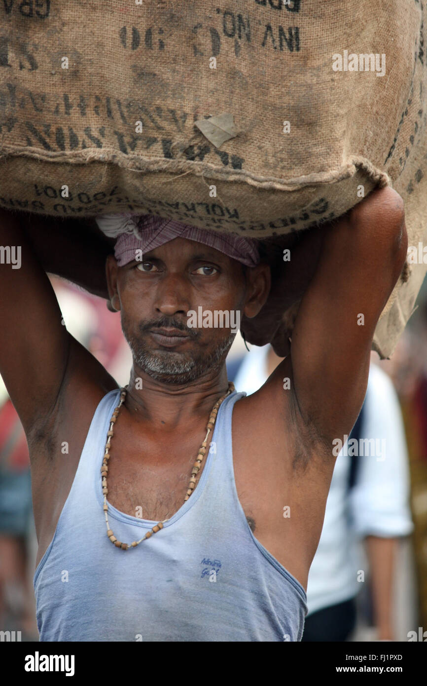 Poor people of india hi-res stock photography and images - Alamy