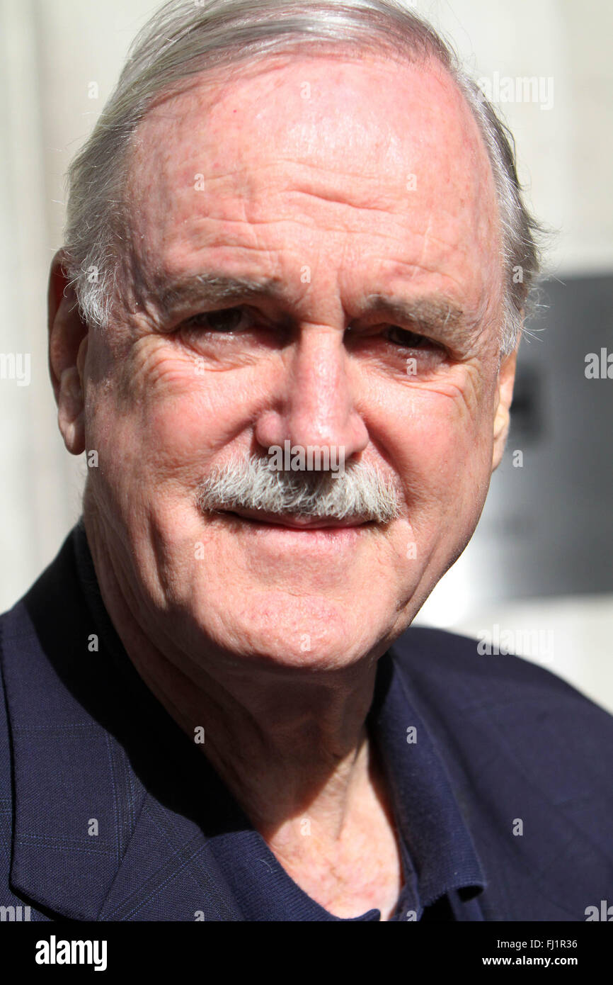 Monty python john cleese hi-res stock photography and images - Alamy