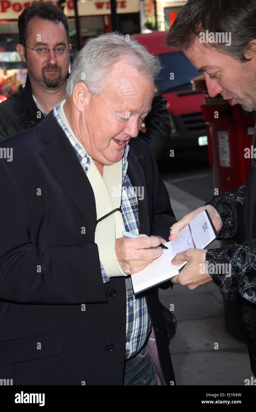 Keith Chegwin Arm in Sling Autograph (credit image © Jack Ludlam Stock ...