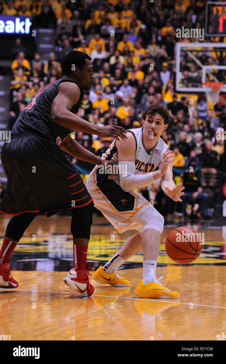 Wichita, Kansas, USA. 27th Feb, 2016. Wichita State Shockers guard Evan ...