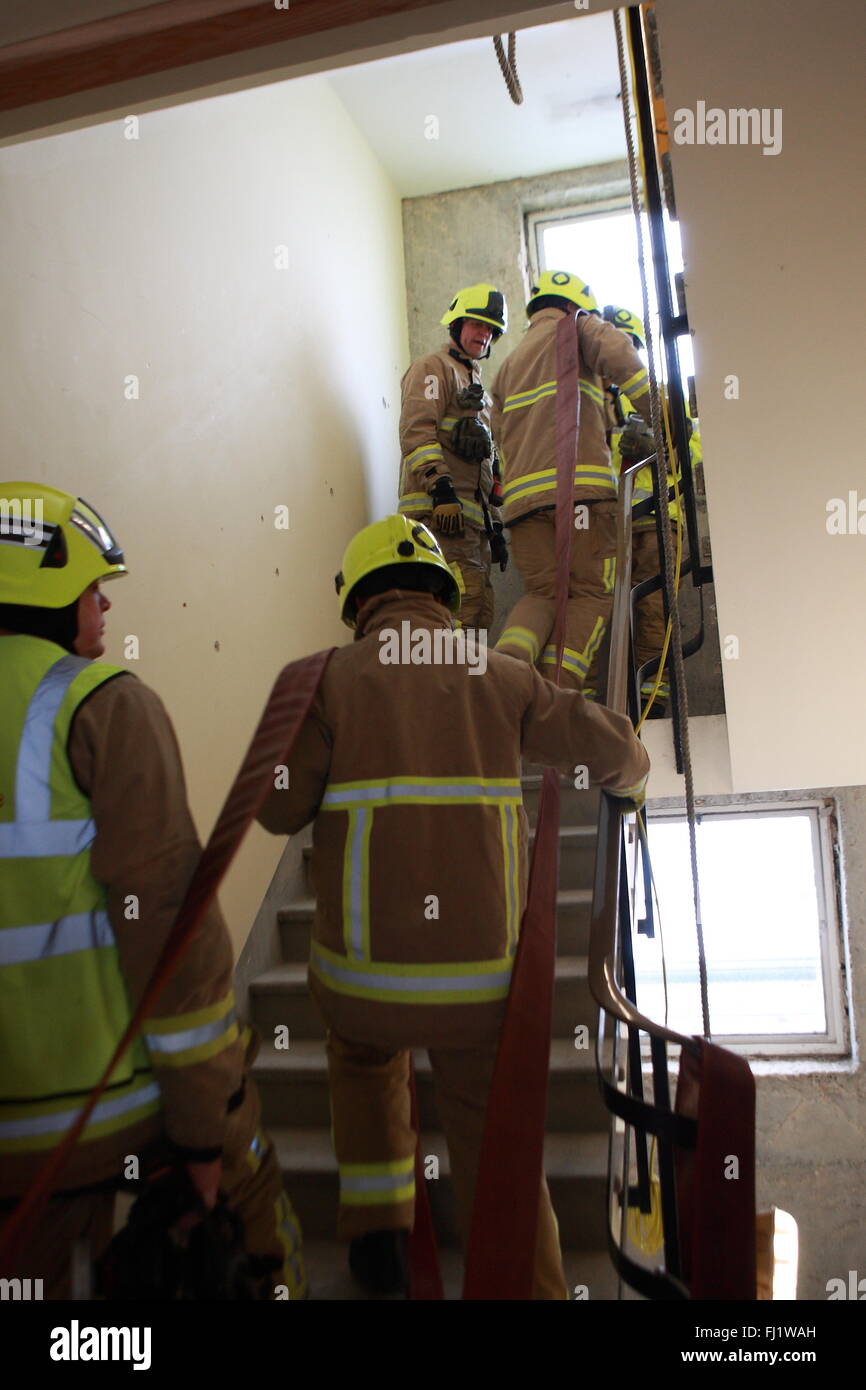 Saturday 26/02/2016 Five fire engines, around 25 firefighters and a ...