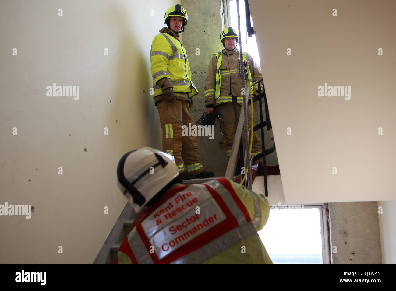 Saturday 26/02/2016 Five fire engines, around 25 firefighters and a ...