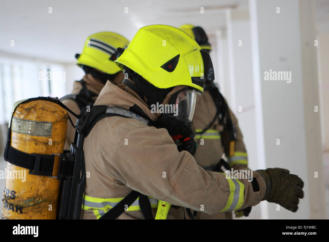 Saturday 26/02/2016 Five fire engines, around 25 firefighters and a ...