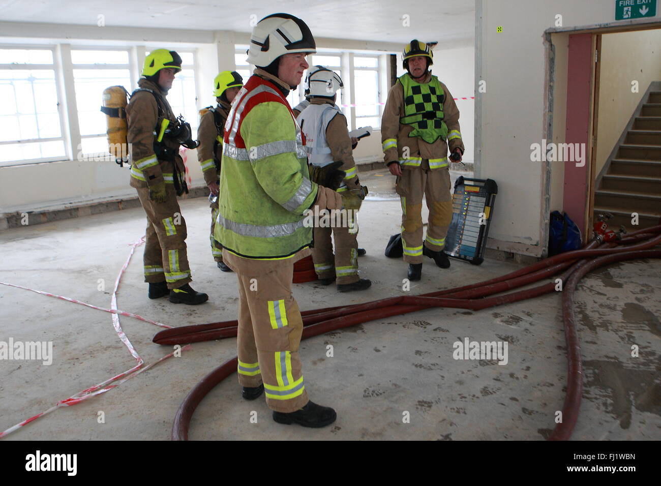 Saturday 26/02/2016 Five fire engines, around 25 firefighters and a ...
