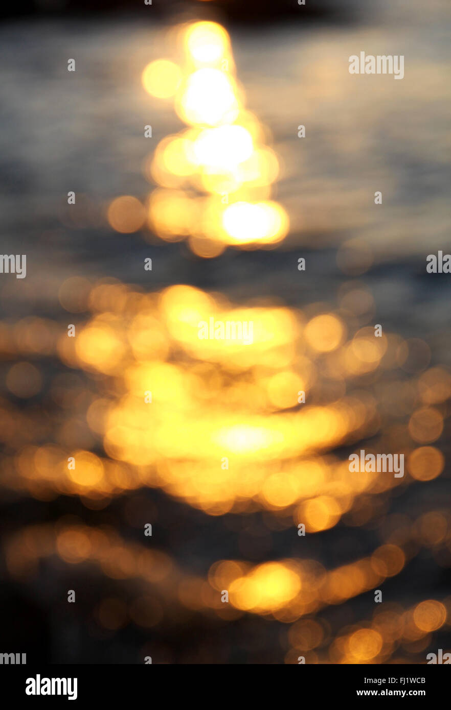 Golden bubble waves hi-res stock photography and images - Alamy